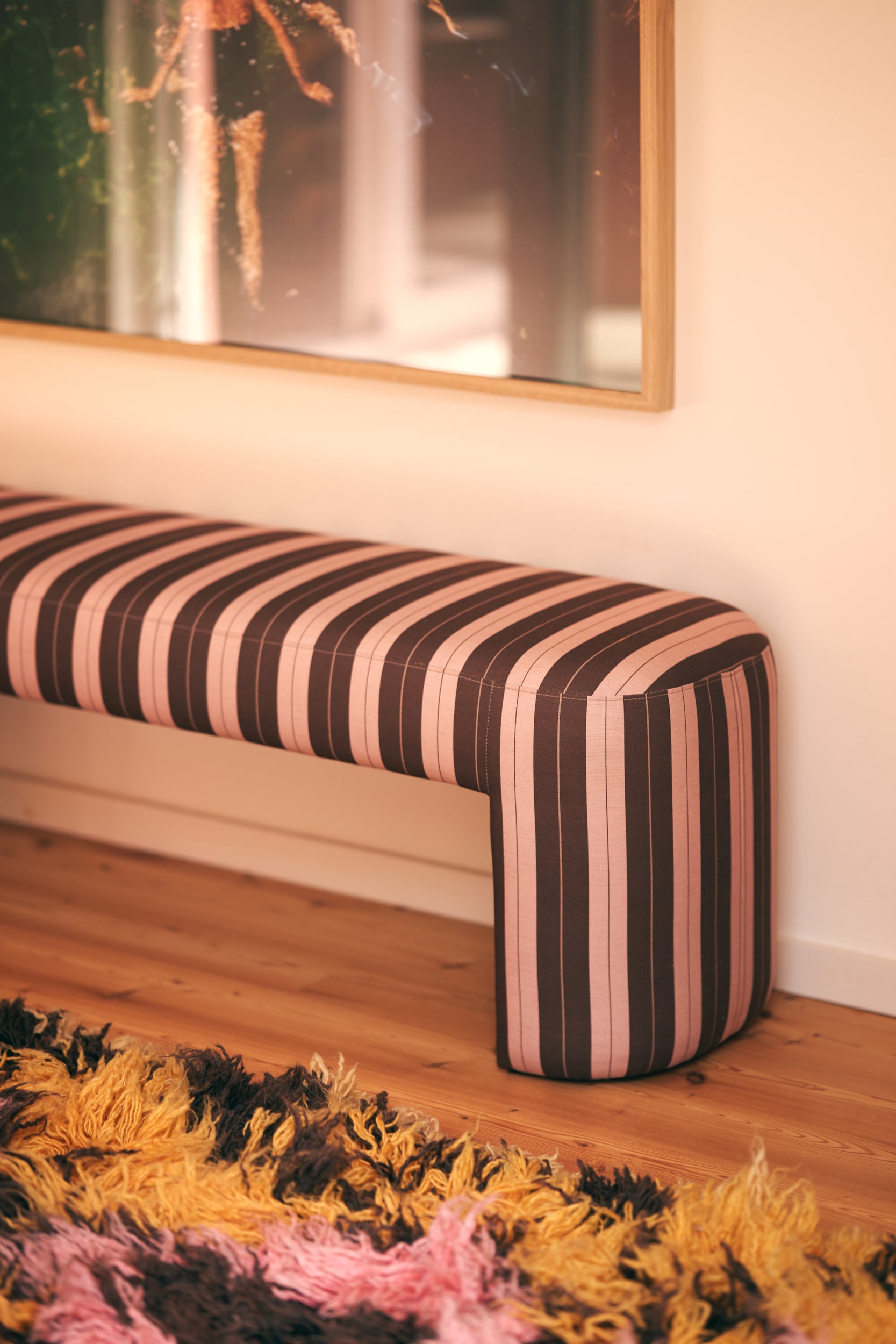 HKliving Lobby Bench – April & The Bear