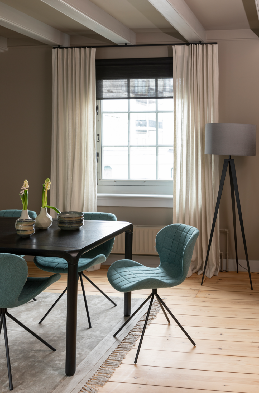 OMG Chair – April & The Bear