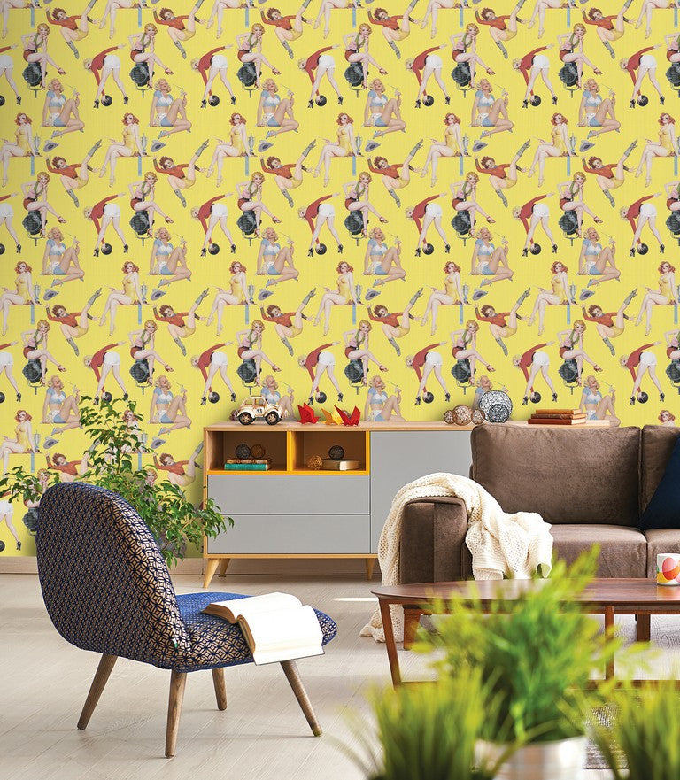 Pin-up Girls Wallpaper – April & The Bear